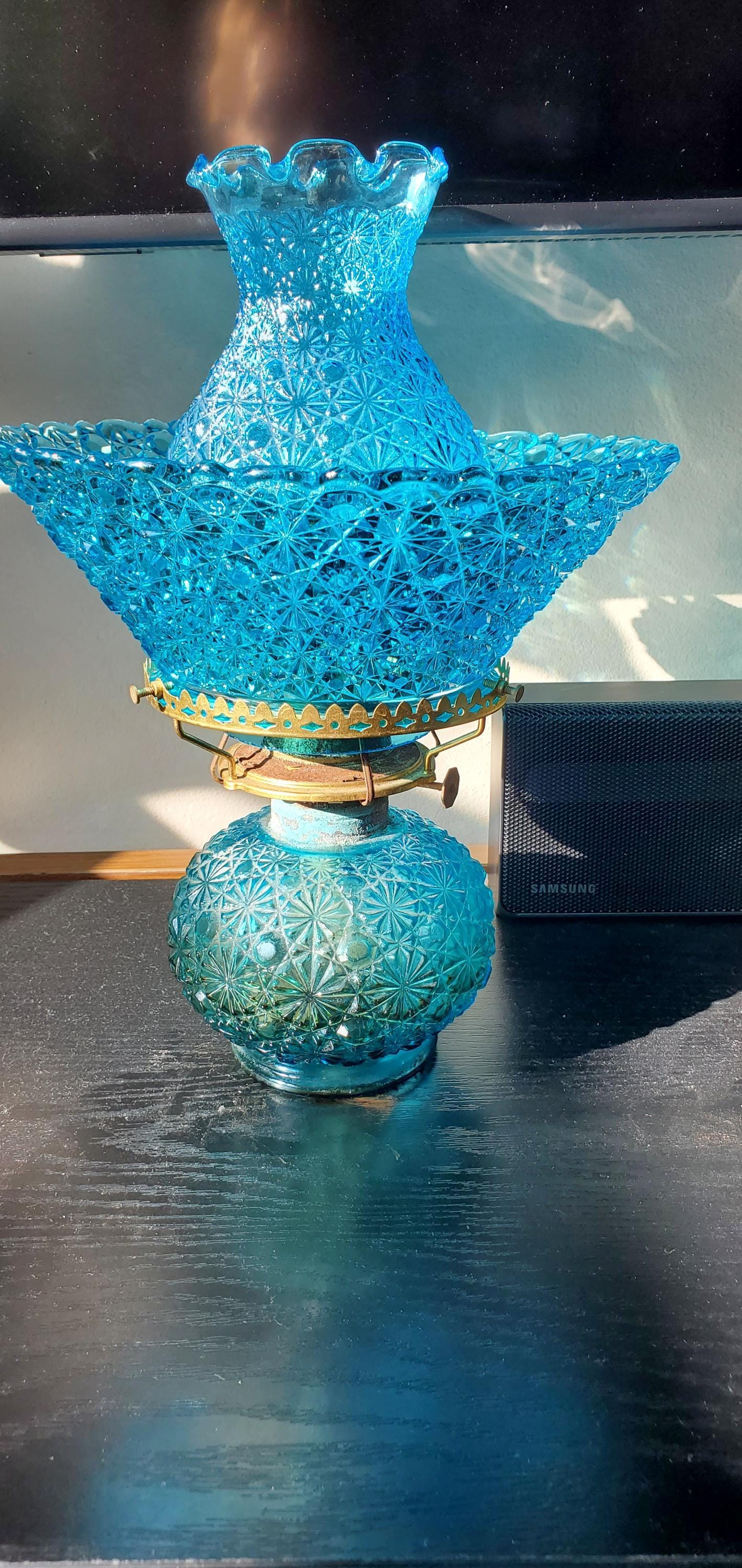 Vintage L E Smith Glass Blue Daisy and Button Pattern Oil Lamp With ...