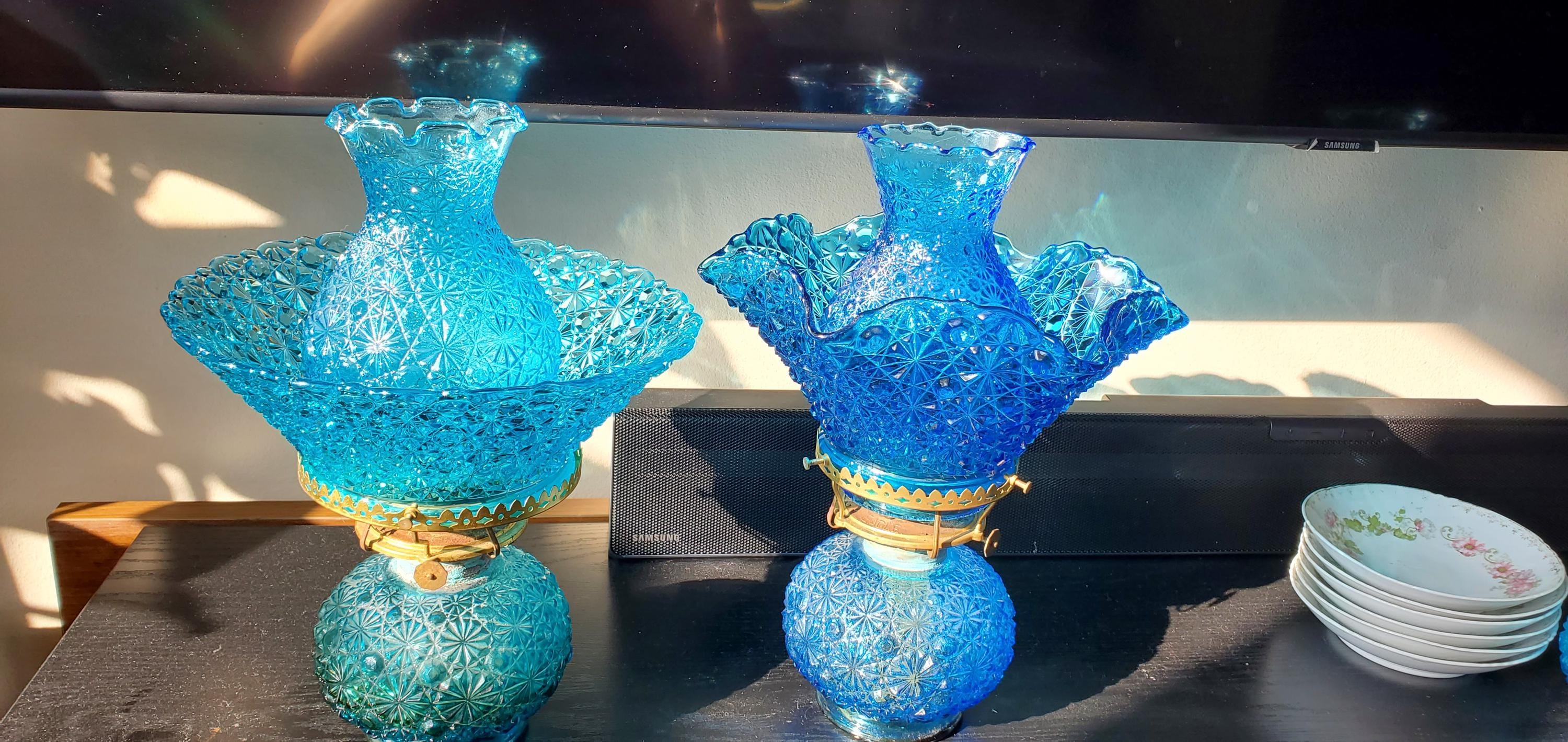 Vintage L E Smith Glass Blue Daisy and Button Pattern Oil Lamp With ...