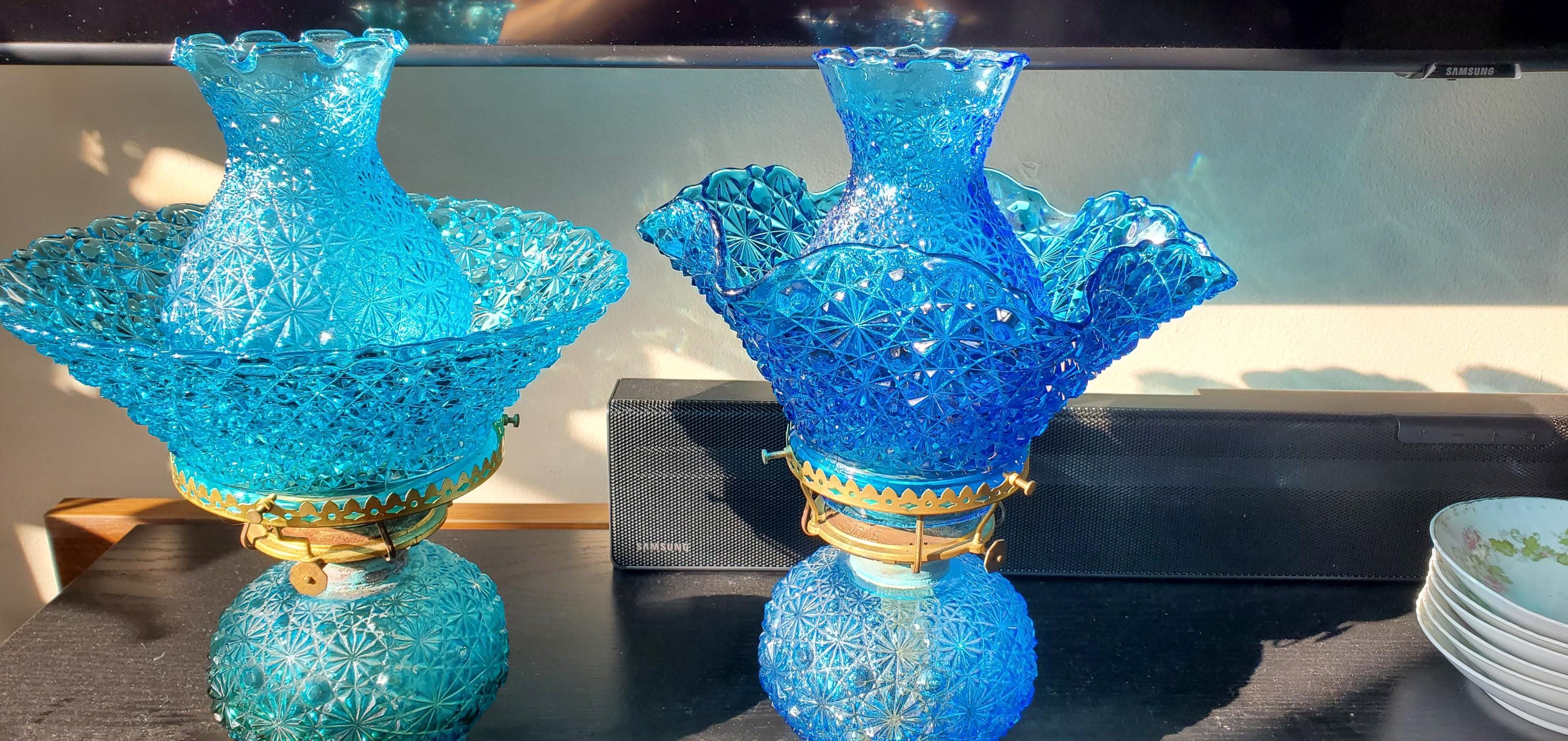 Vintage L E Smith Glass Blue Daisy and Button Pattern Oil Lamp With ...