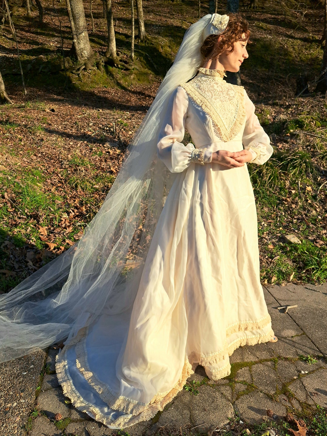 1970's Wedding Gown With Vail / Gunne Sax Style/long Trane/vintage Gown ...