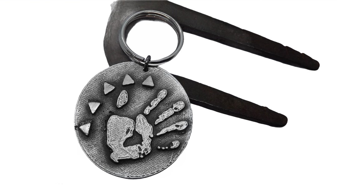 Echo Maya Lopez Symbol Pewter Relic Distressed Keychain Sand - Etsy UK