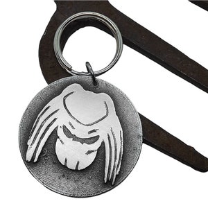 Predator Bio-mask Silhouette Pewter Distressed Keychain Handmade Yautja ...
