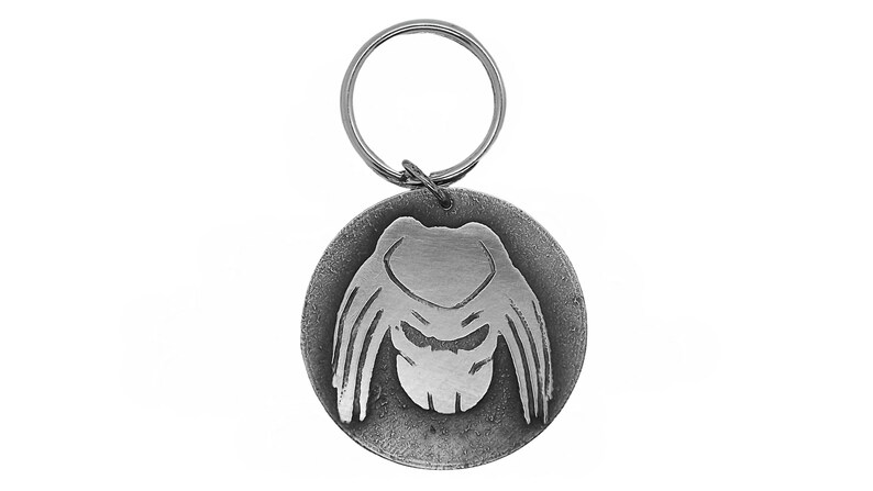 Predator Bio-mask Silhouette Pewter Distressed Keychain Handmade Yautja ...