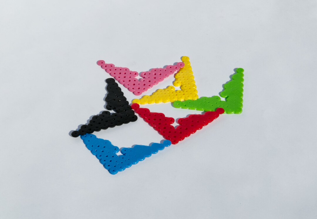 Small Perler Bead Voltron Symbol Magnets - Etsy Canada