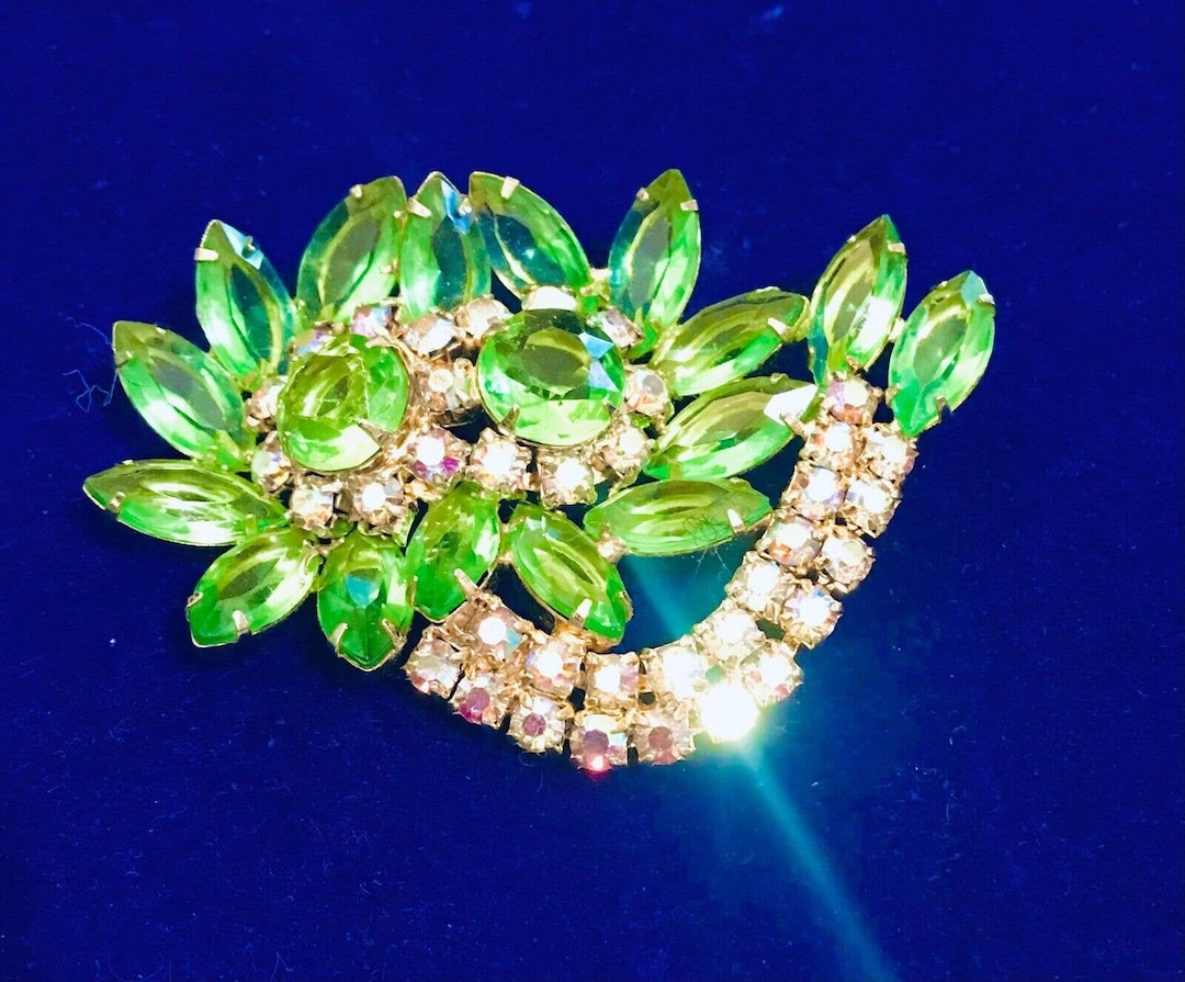 Vintage Juliana Pastel Green Aurora Borealis Crystal Rhinestone Brooch ...