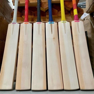Personalized English Willow Cricket Bat, Light Weight, Hard Hitting ...