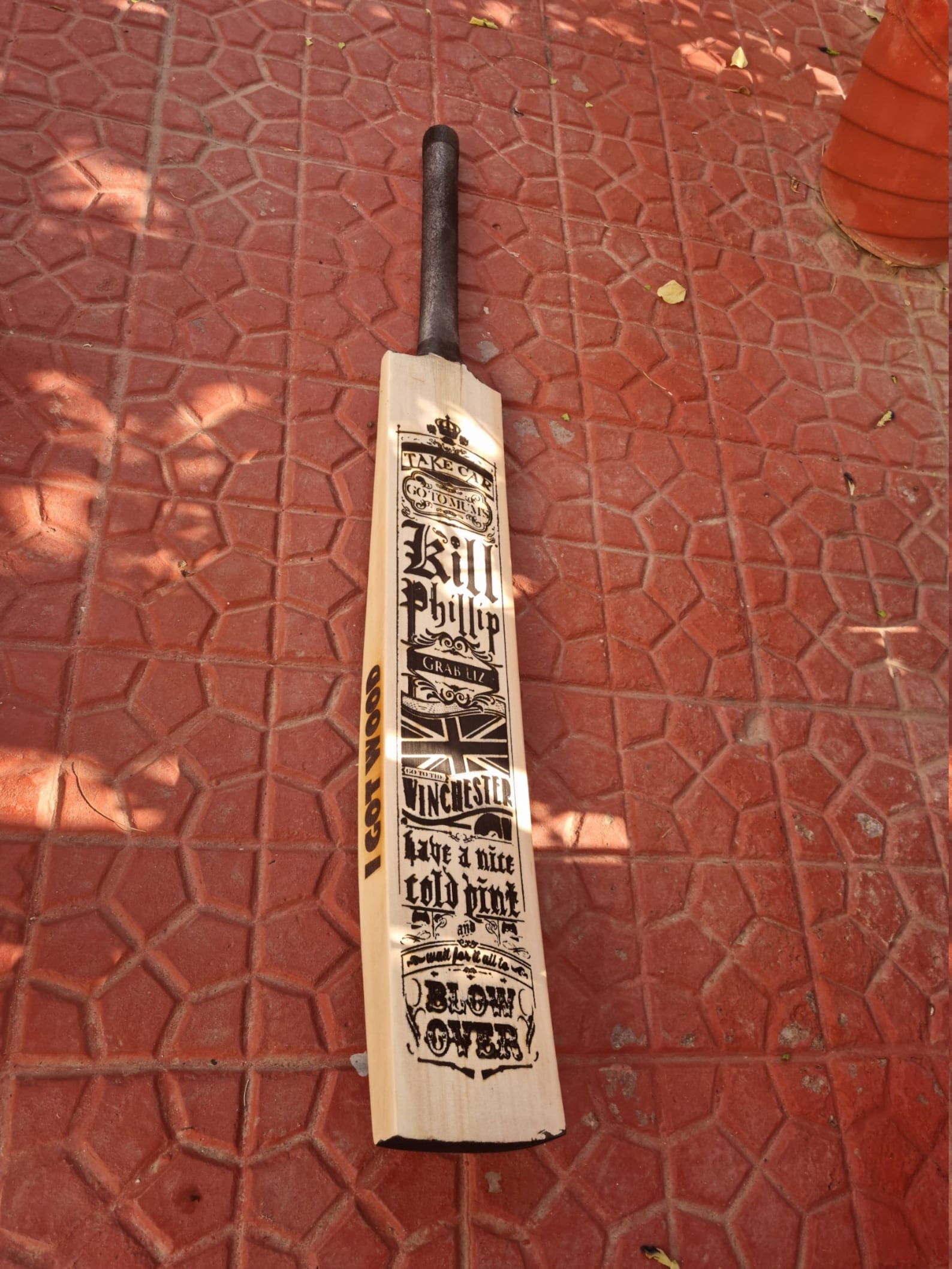 Shaun of the Dead Cricket Bat, Replica Cricket Bat Prop hand Made ...