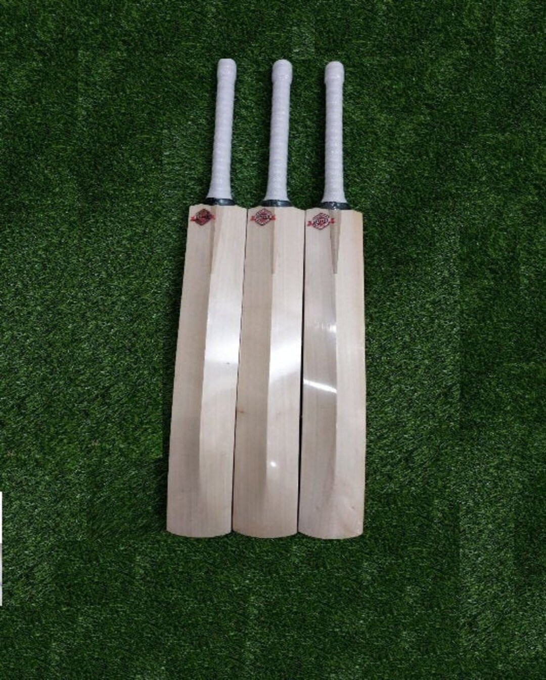 Personalized English Willow Cricket Bat, Light Weight, Hard Hitting ...