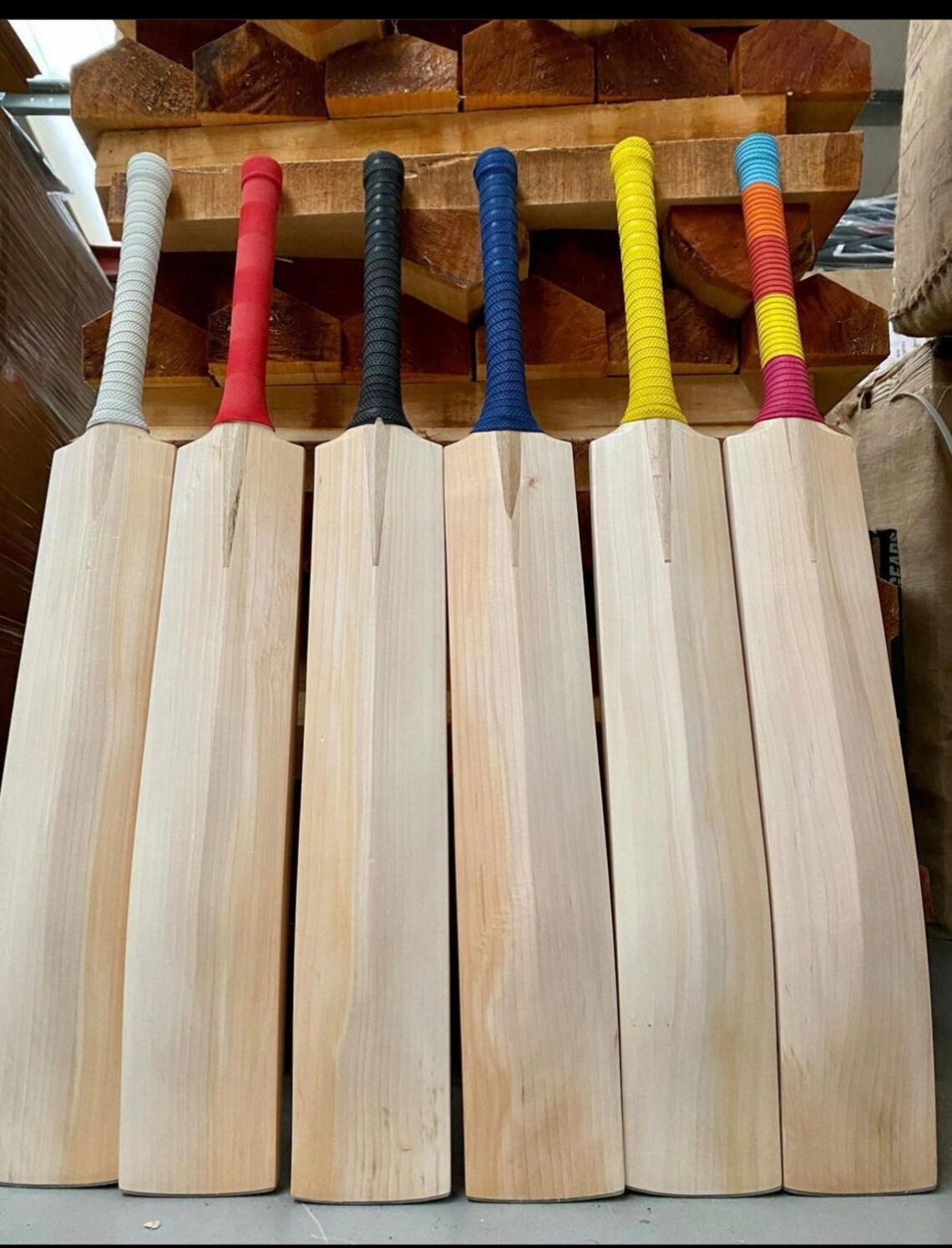 Personalized English Willow Cricket Bat, Light Weight, Hard Hitting ...