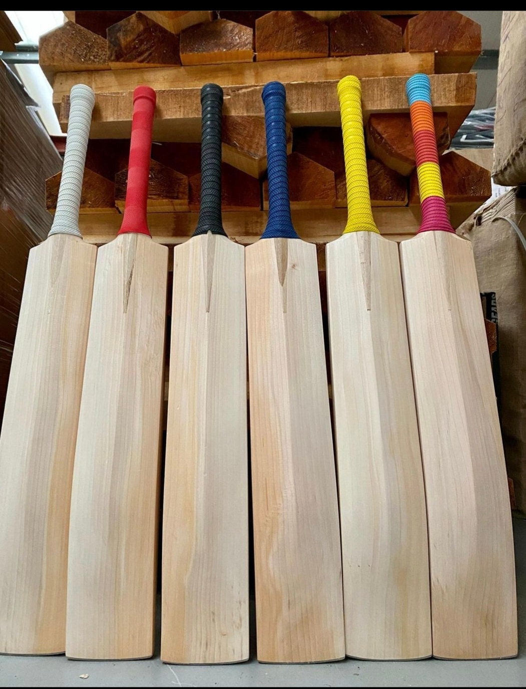 Personalized English Willow Cricket Bat, Light Weight, Hard Hitting ...