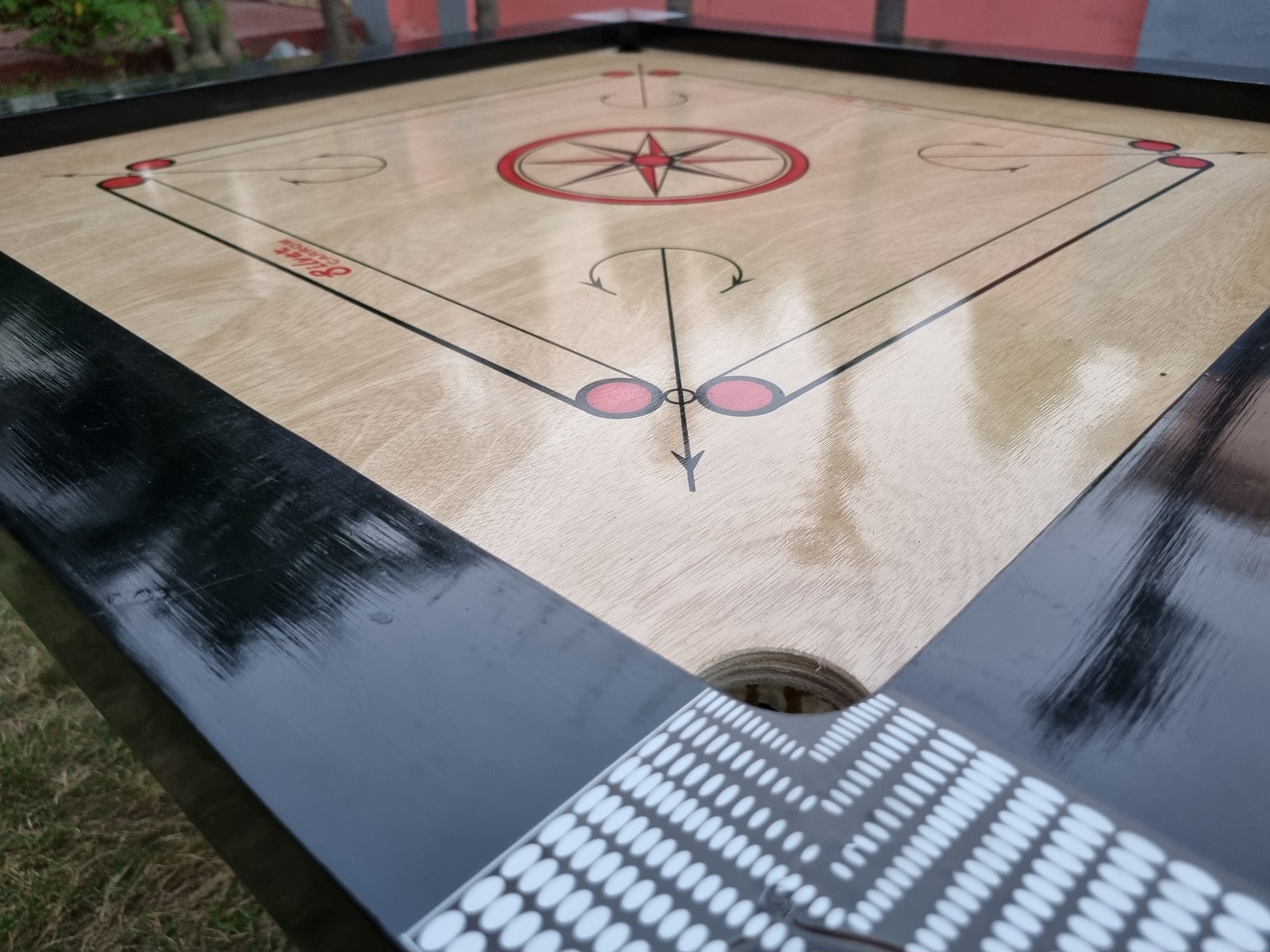 Professional Carrom Board classic Black Border Full Size, Round Pocket ...