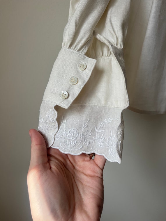 100% Linen Mark Shale Ivory Vintage Blouse with Embro… - Gem