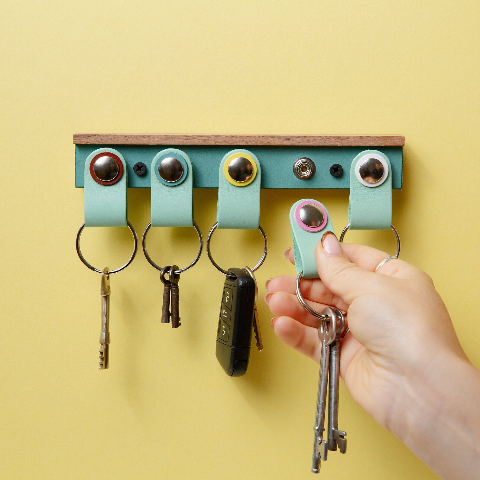 Personalised Leather and Wood 6 Key Ring Organiser Set - Etsy
