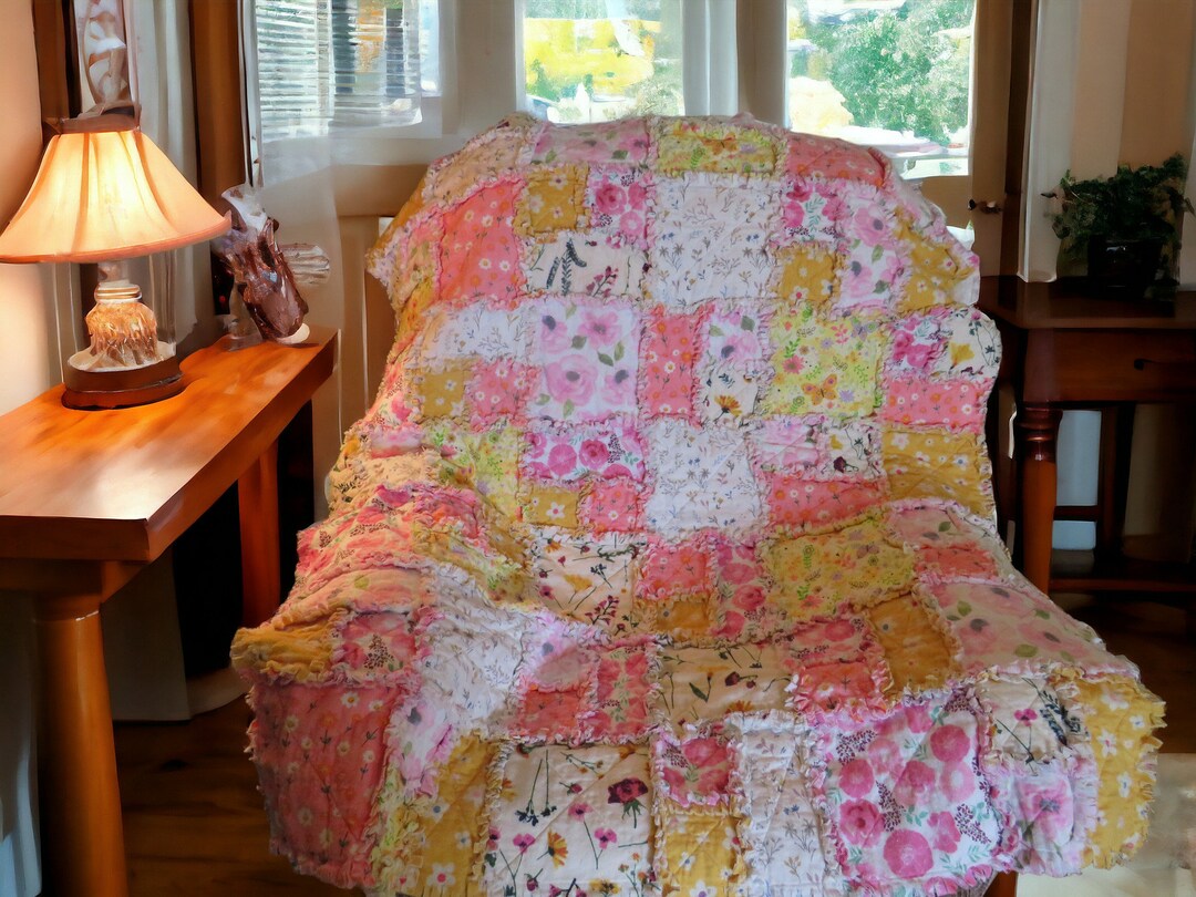 Flannel Rag Quilt With Batting, 50 X 44, Floral Scrappy Rag Quilt Throw ...