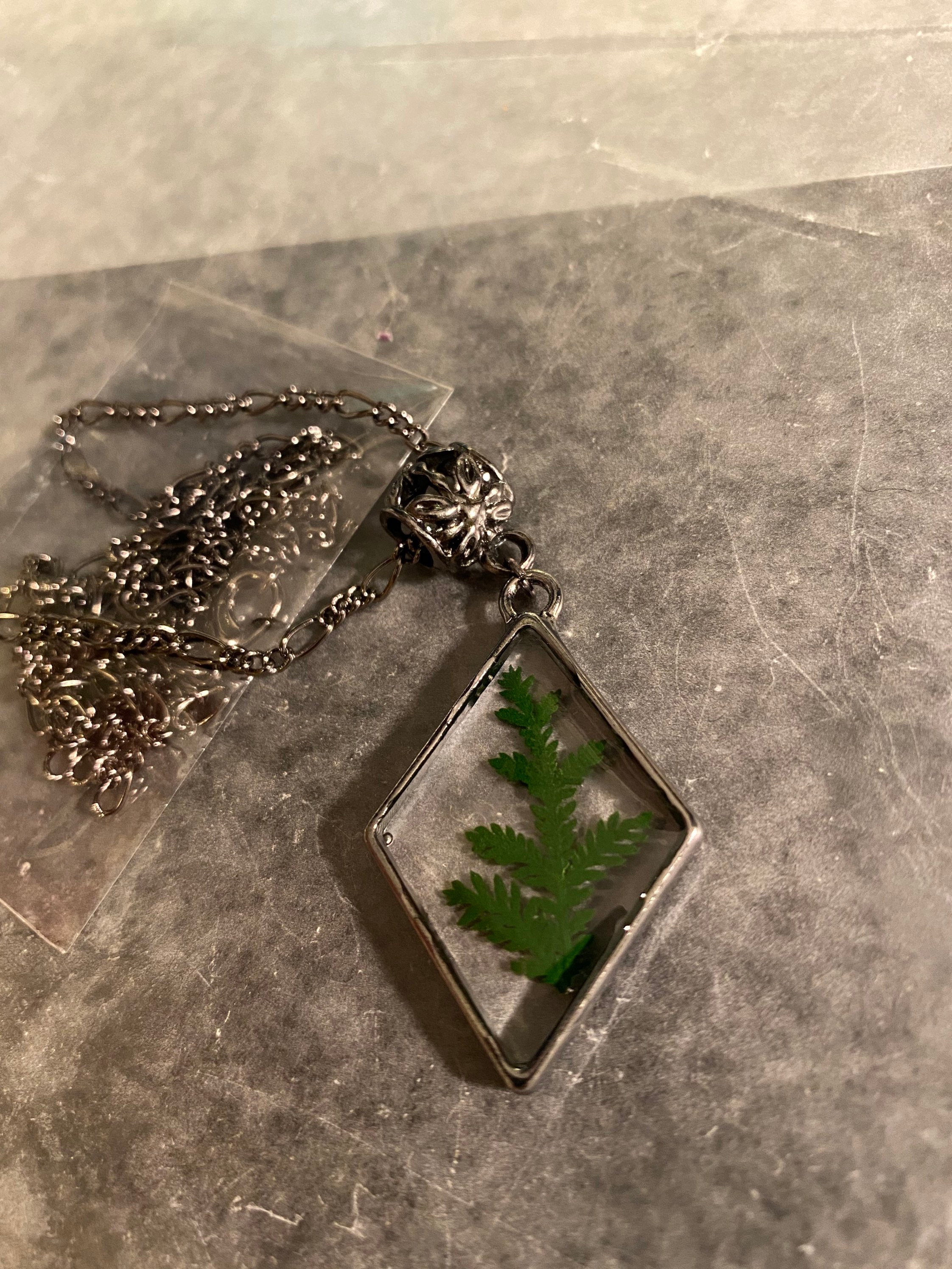 Fern diamond pendant necklace - Etsy.de