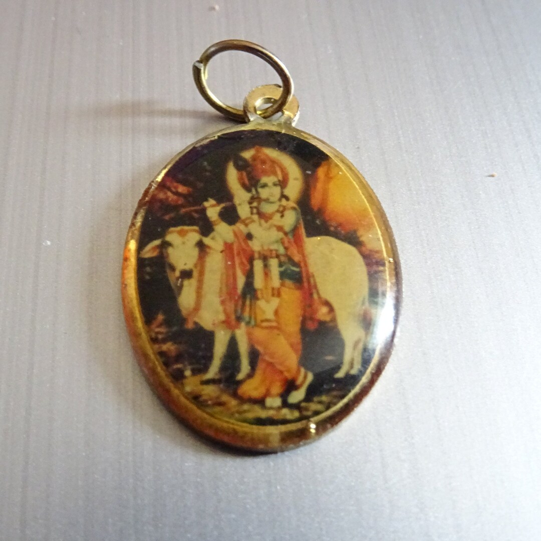Brahman Bull Photo Medallion Pendant Holy Charm T 479 - Etsy