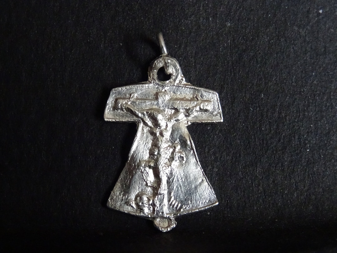 Delicate Holy Tunic Relics Seamless Robe of Jesus in Trier on Cross ...