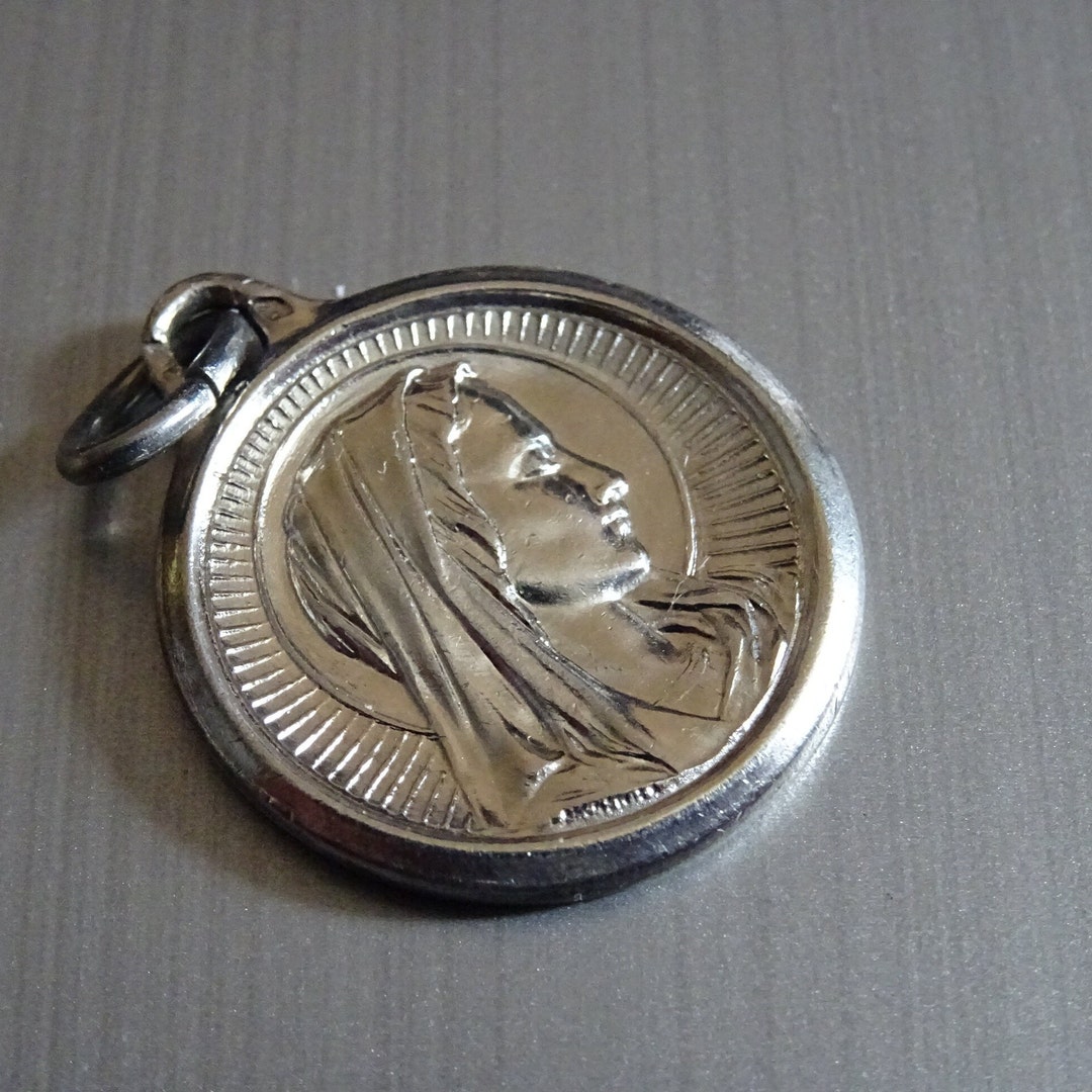Virgin Mary . Sun Rays Lourdes. Round Pendant Medallion Medal Holy ...