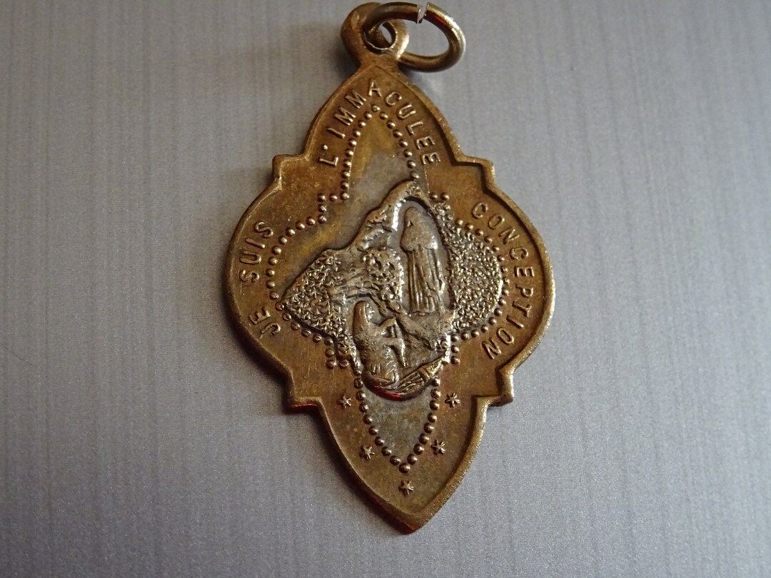 Vintage Holy Mary Medallion: Saint Bernadette, Cave of Lourdes - Etsy