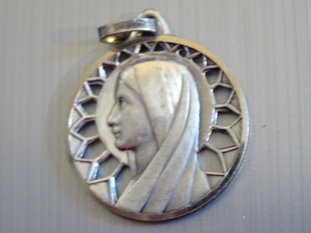 Holy Virgin Mary Cut Out. Medal Medallion Pendent Holy Charm D 166 - Etsy