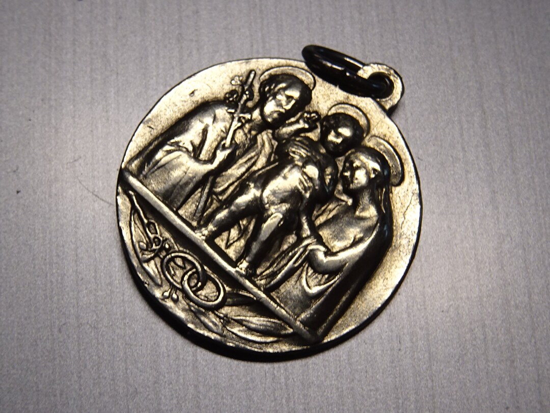 Our Holy Family. Pius XII Pendent Medallion Religious Holy Charm BB 621 ...
