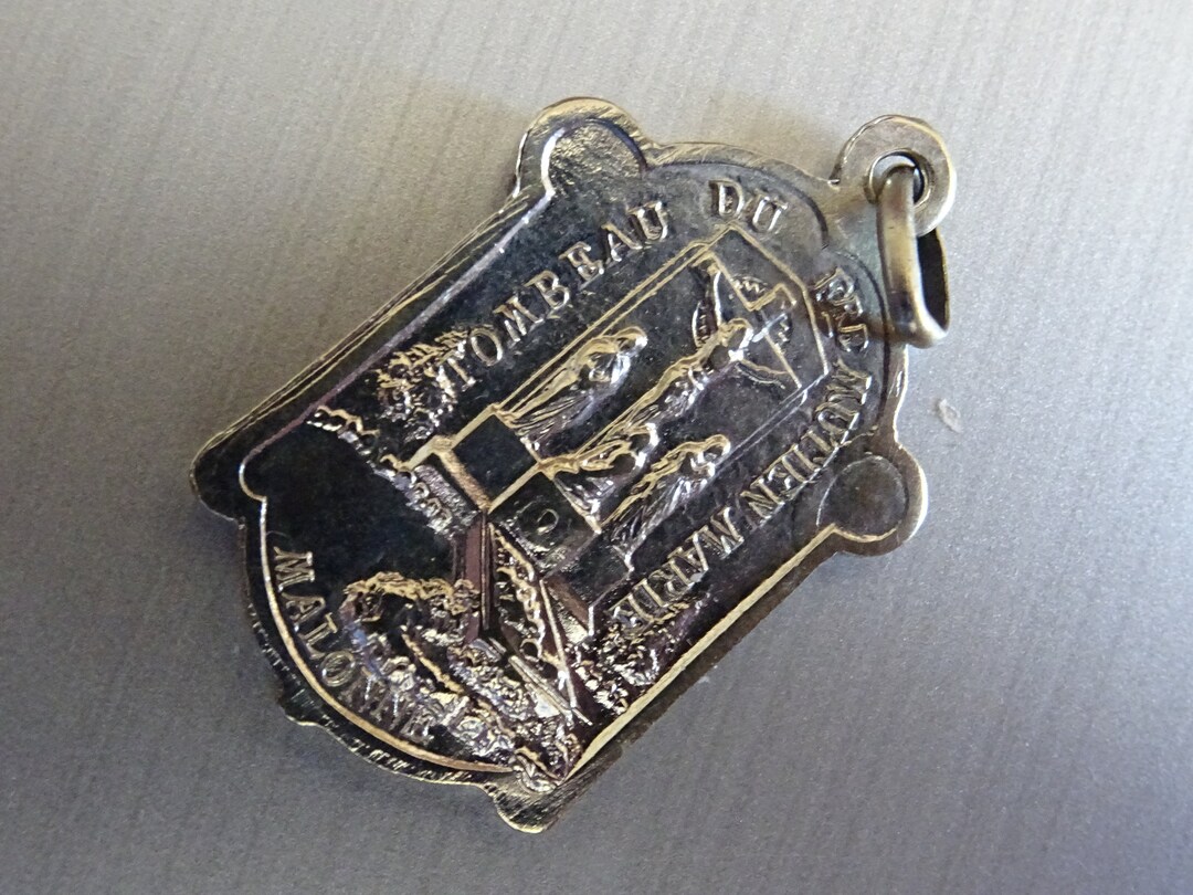 Vintage Tomb of Brother Mutien Marie Medallion - Etsy