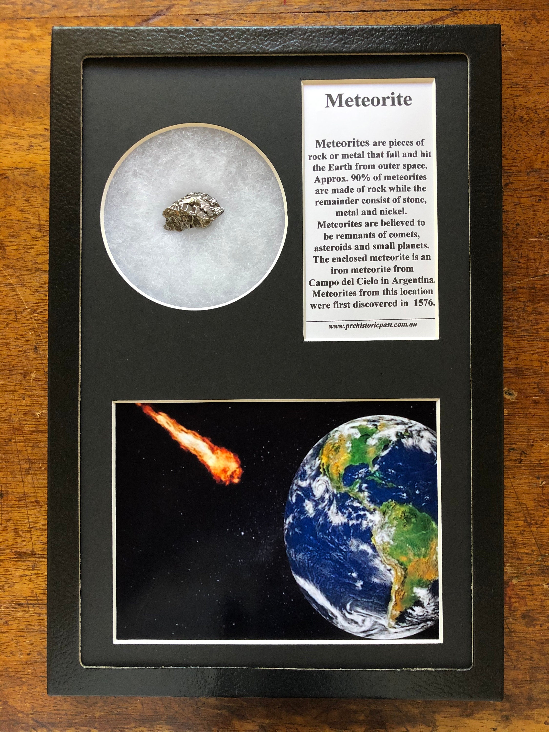 Meteorite in Glass Fronted Display Case. - Etsy.de