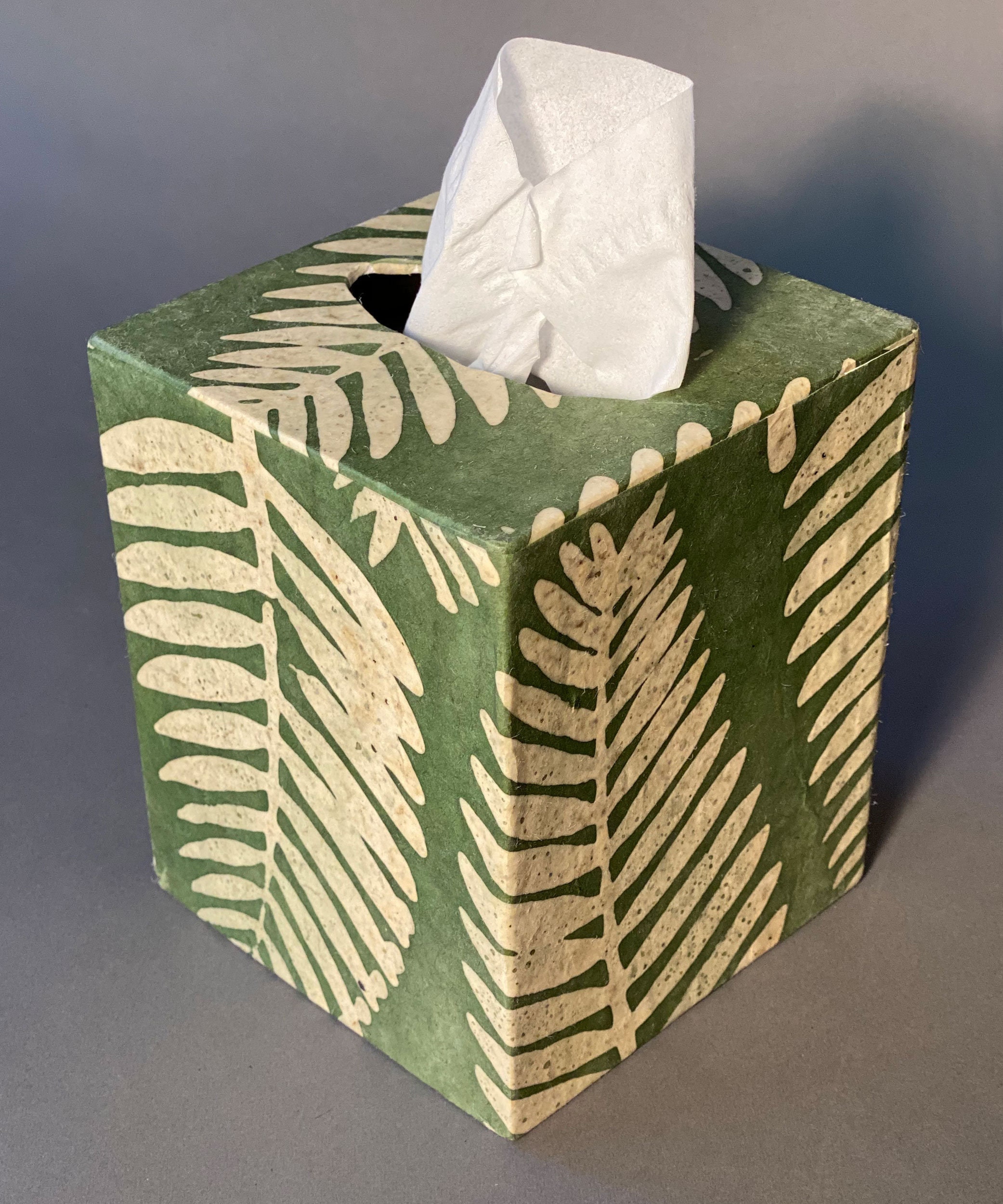 Handmade Tissue Box Cover with unique paper. Made To Order - Etsy.de