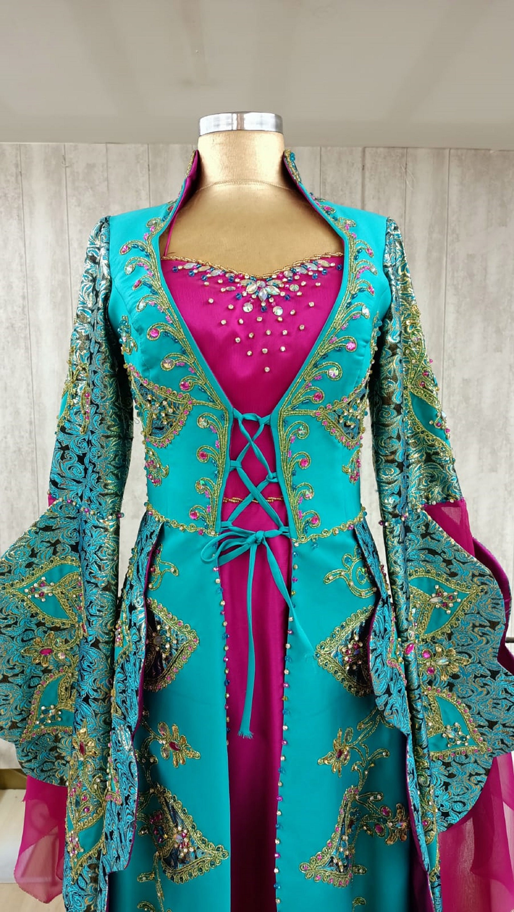 Traditional Caftan With Ottoman Turkish Motif Kaftan Türk Bindallı ...