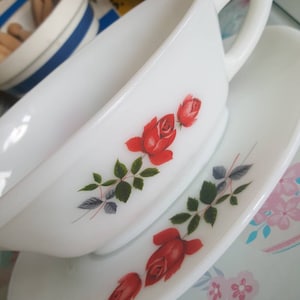 Pyrex Jug, Vintage 1960s JAJ Pyrex June Rose Retro White Glass Gravy ...