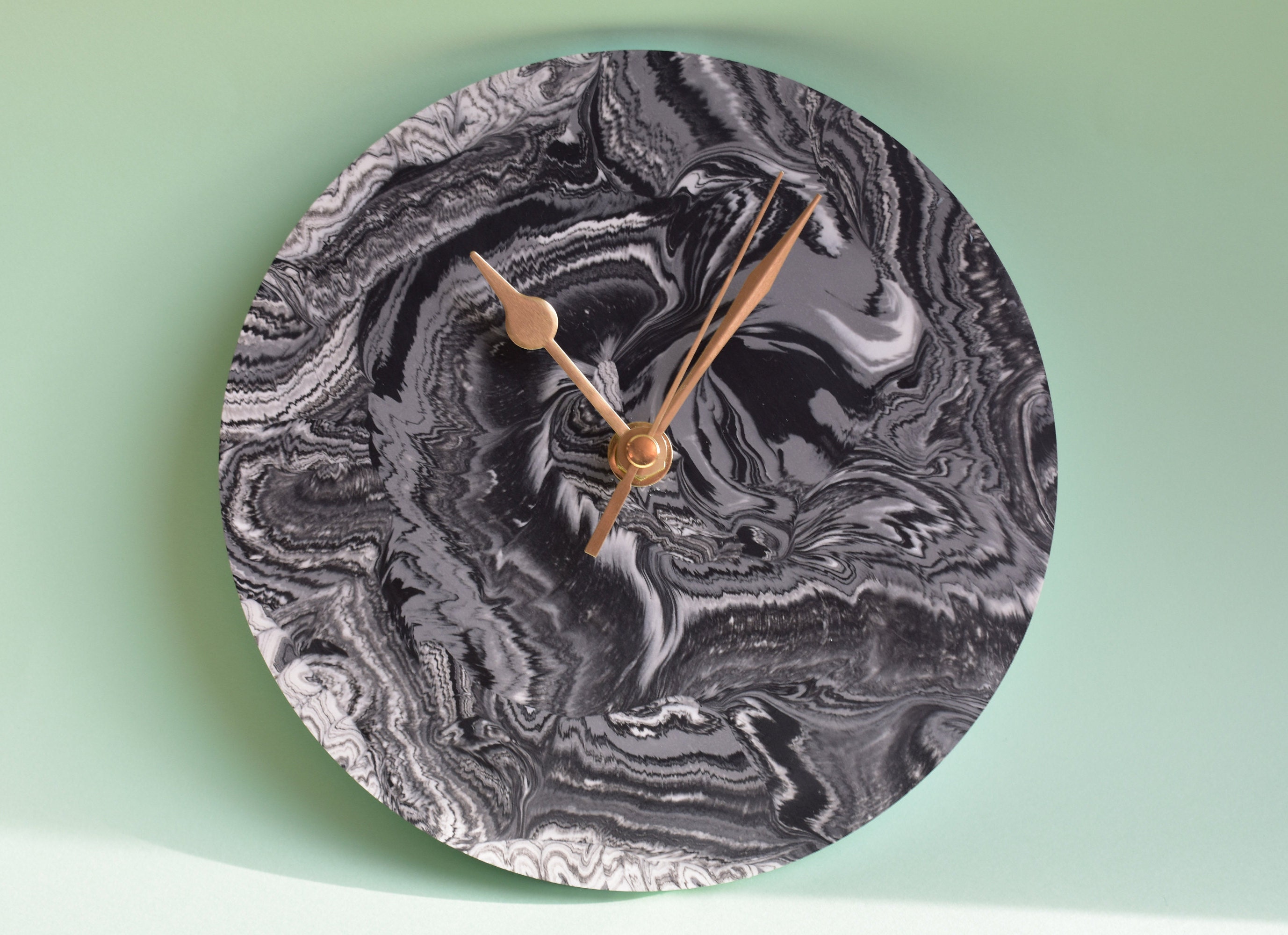 Jesmonite Handmade Marbled Wall Clock Valiant - Etsy.de