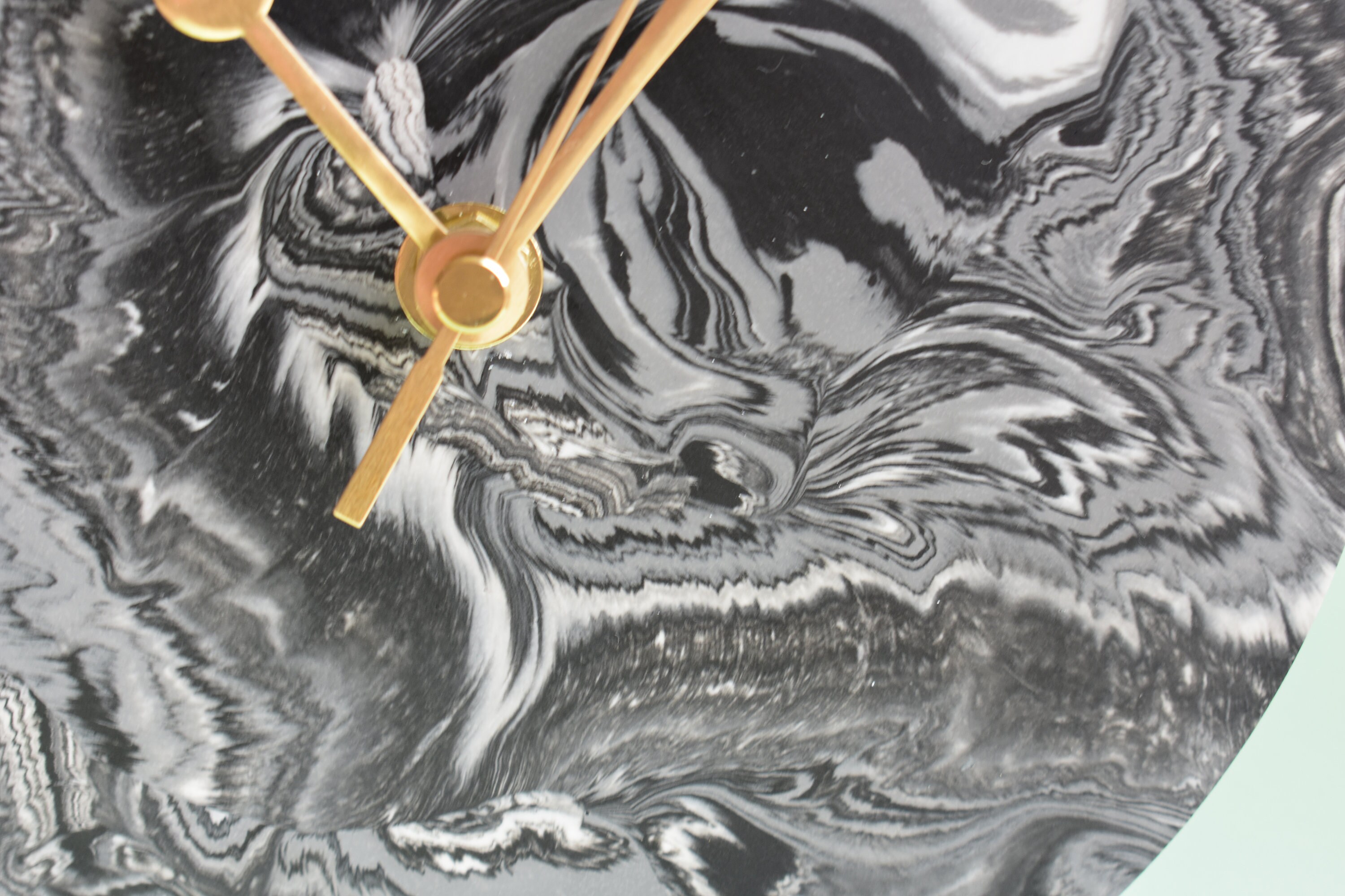 Jesmonite Handmade Marbled Wall Clock Valiant - Etsy.de