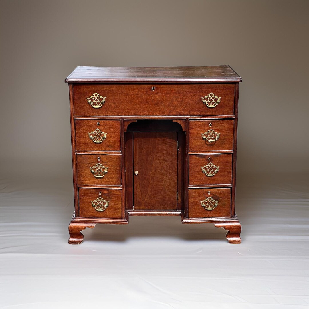 Antique George III Mahogany Kneehole Desk C. Late 18th Century - Etsy