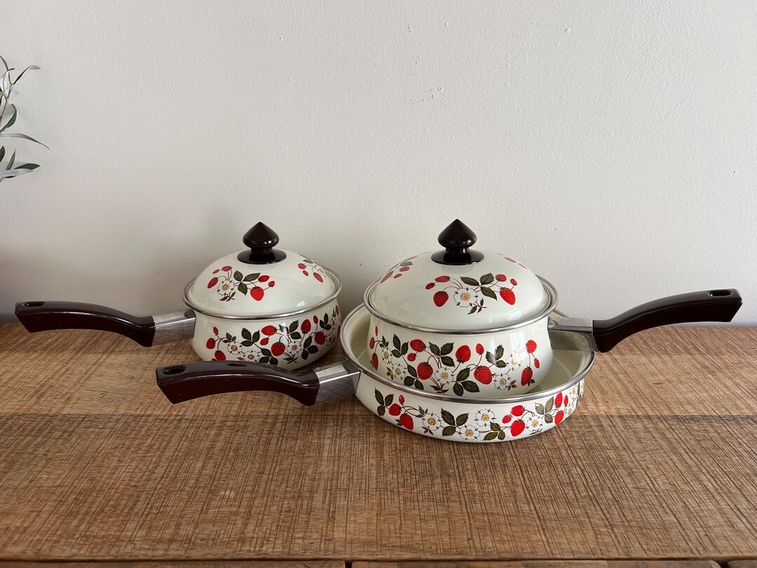 Vintage Sheffield Strawberries 'n Cream 1970’s Enamel Cookware Set of 5 ...