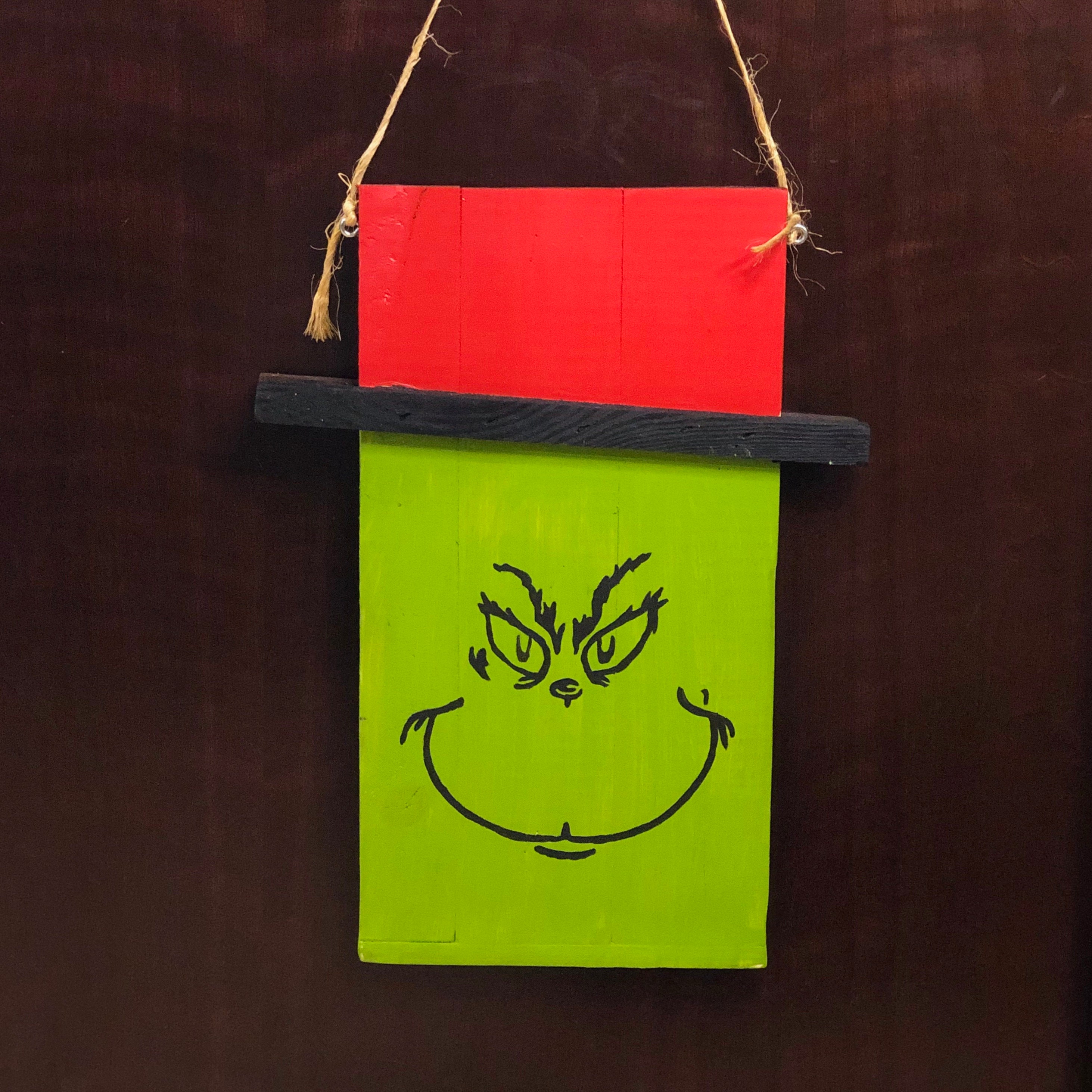 Hand-painted, Reversible Pallet Holiday Decor, Grinch and Scarecrow ...