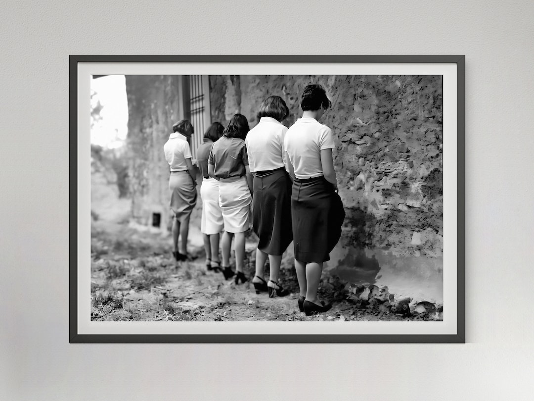 Women Peeing on the Wall Print, Black and White, Vintage Photography ...