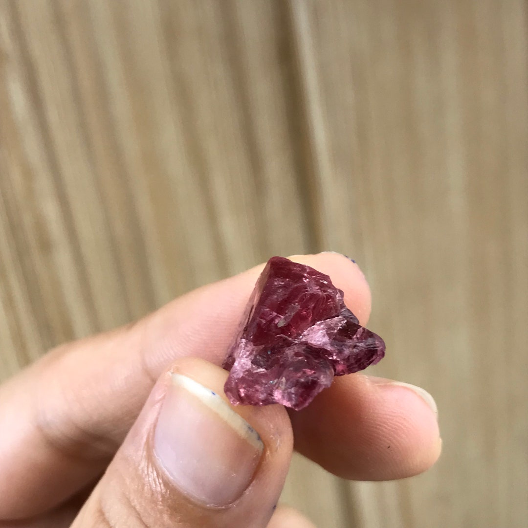 Raw Spinel Crystal From Vietnam- Red Spinel Crystal Speciman From ...