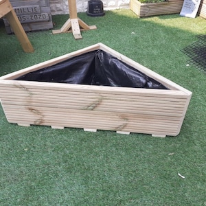 Corner Triangle Decking Planter - Etsy UK