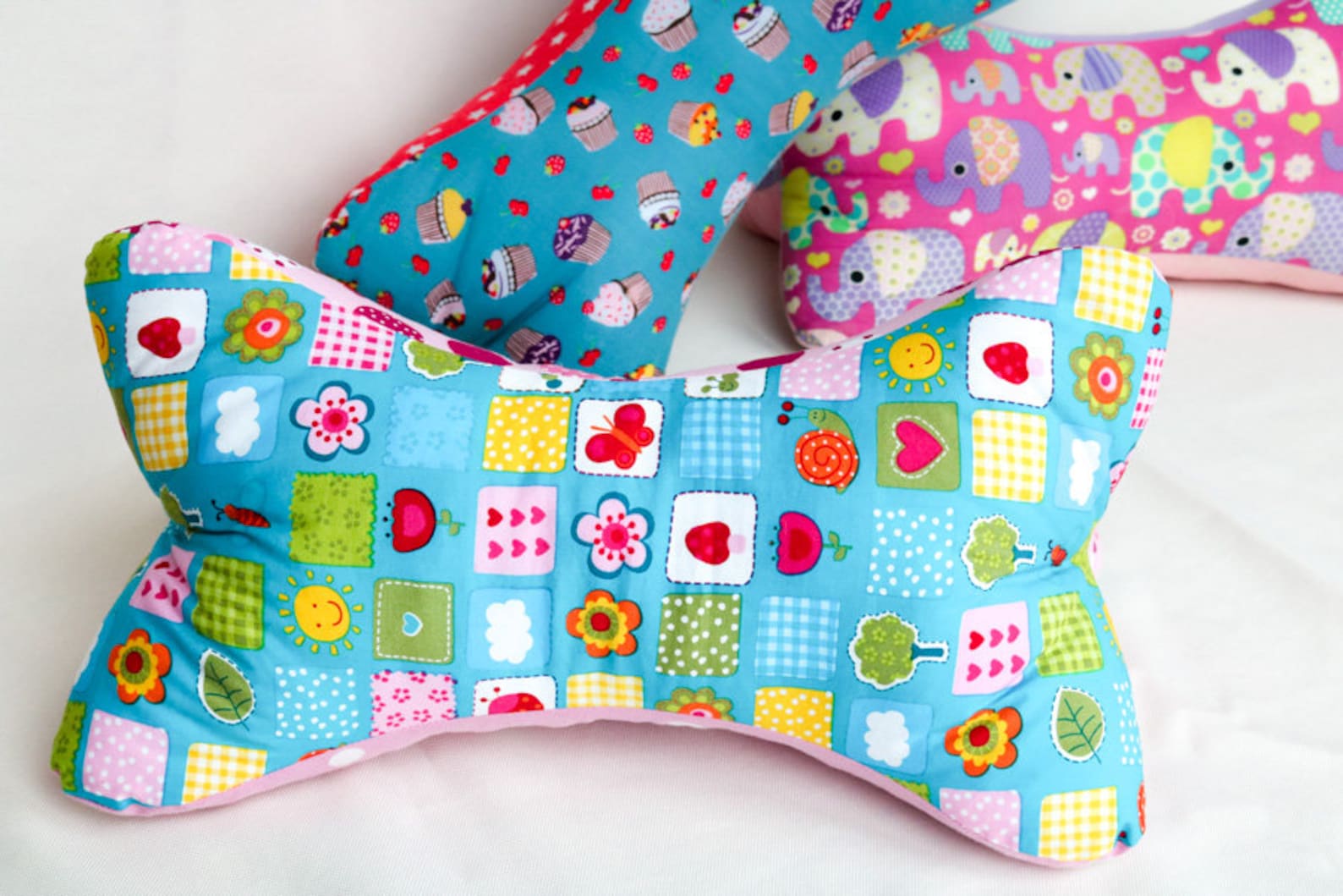 Reading Pillow Printable Sewing Pattern | Reading Bone to Sew | Neck ...