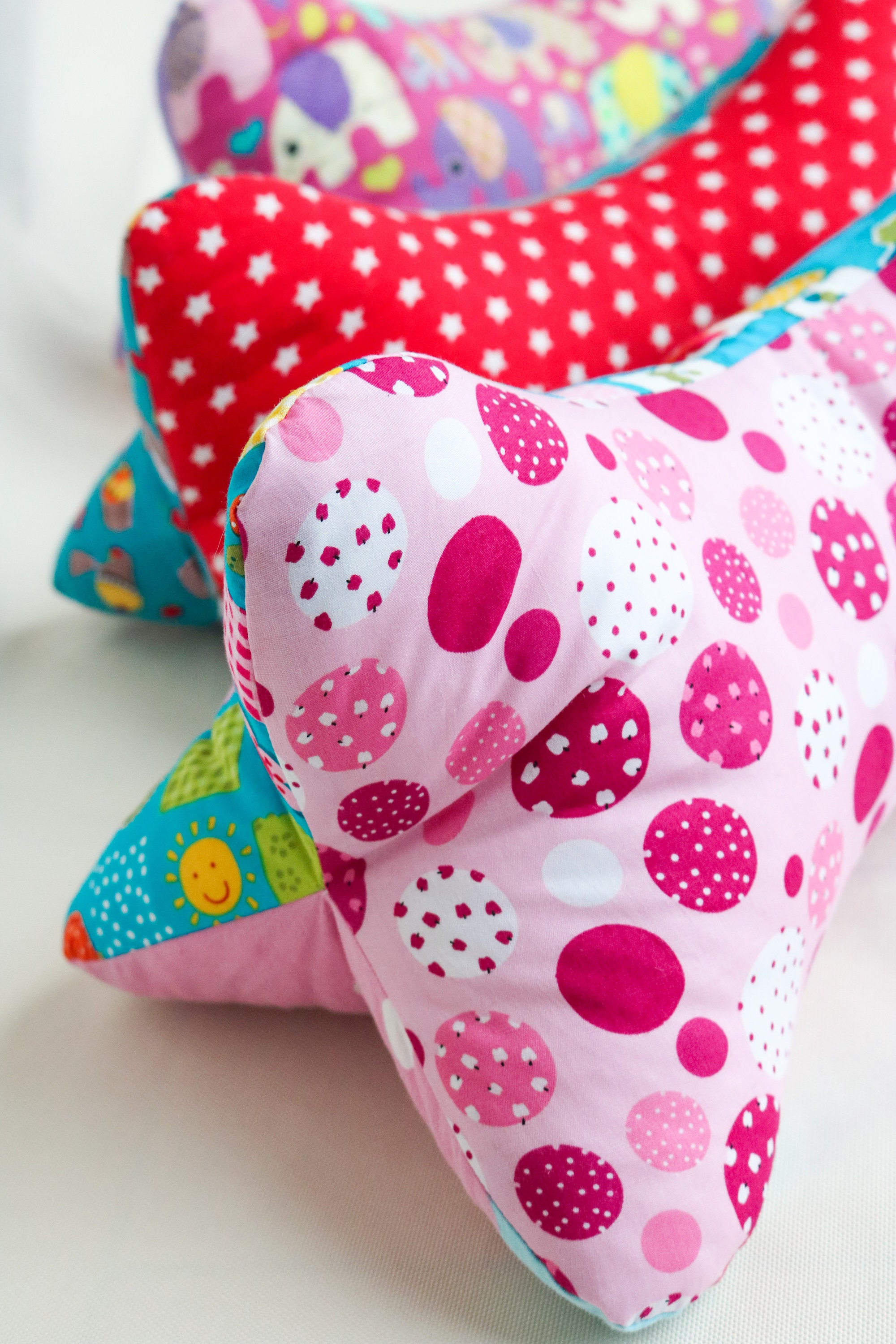 Reading Pillow Printable Sewing Pattern | Reading Bone to Sew | Neck ...