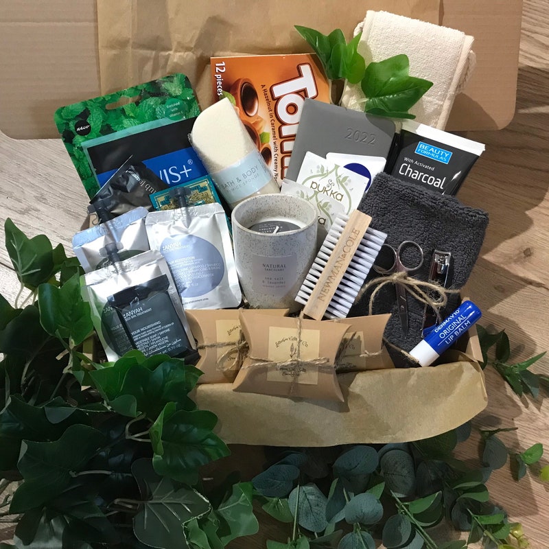 Mens Luxury Spa Gift Box - 60+ Gift Ideas for 2026