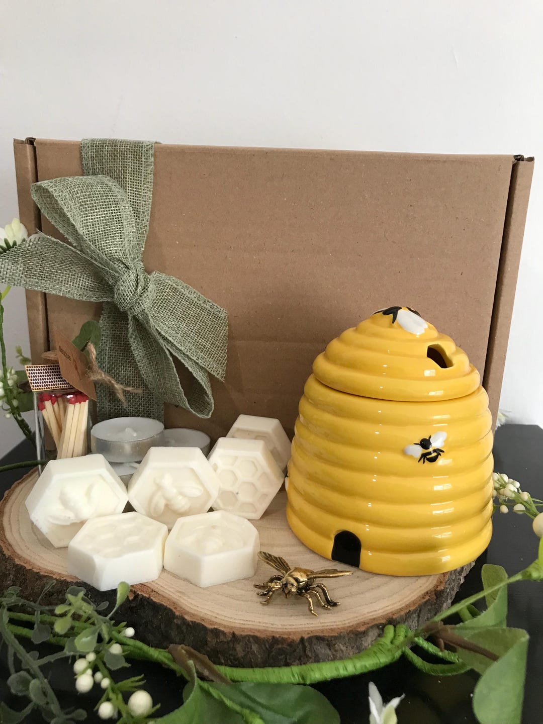 Beautiful Beehive Shaped Ceramic Wax Melter/burner Gift Box With ...