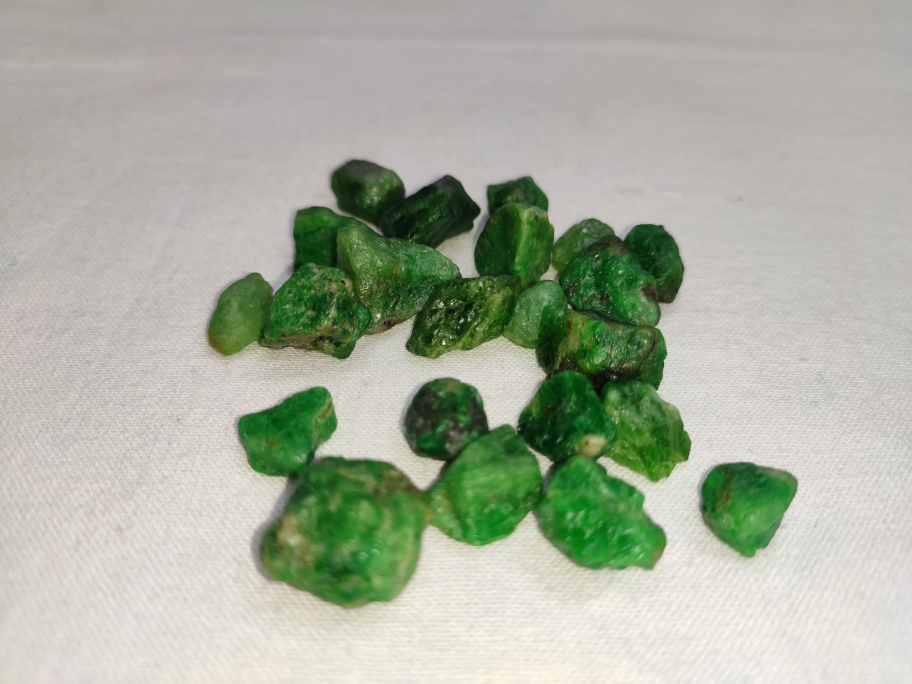 RAW TSAVORITE GARNET Crystal Natural Tsavorite Garnet Rough - Etsy Australia