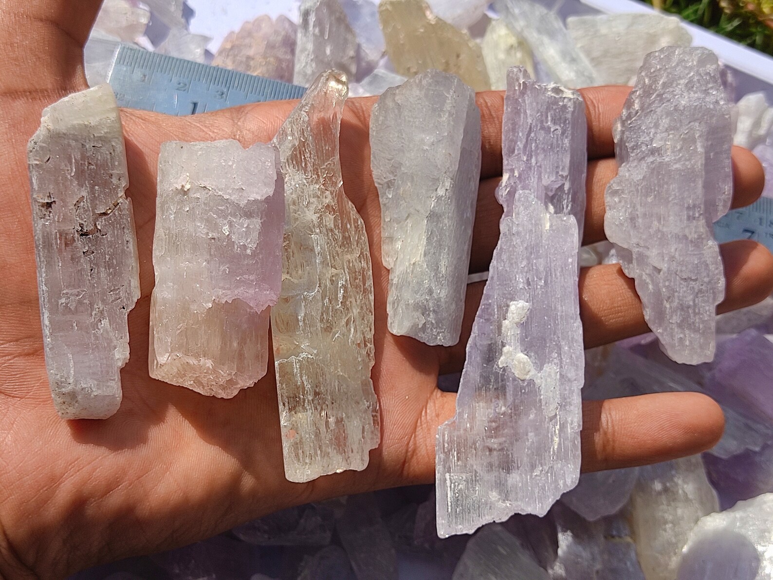 KUNZITE RAW CRYSTAL Spodumene Triphane Greenpink Kunzite | Etsy