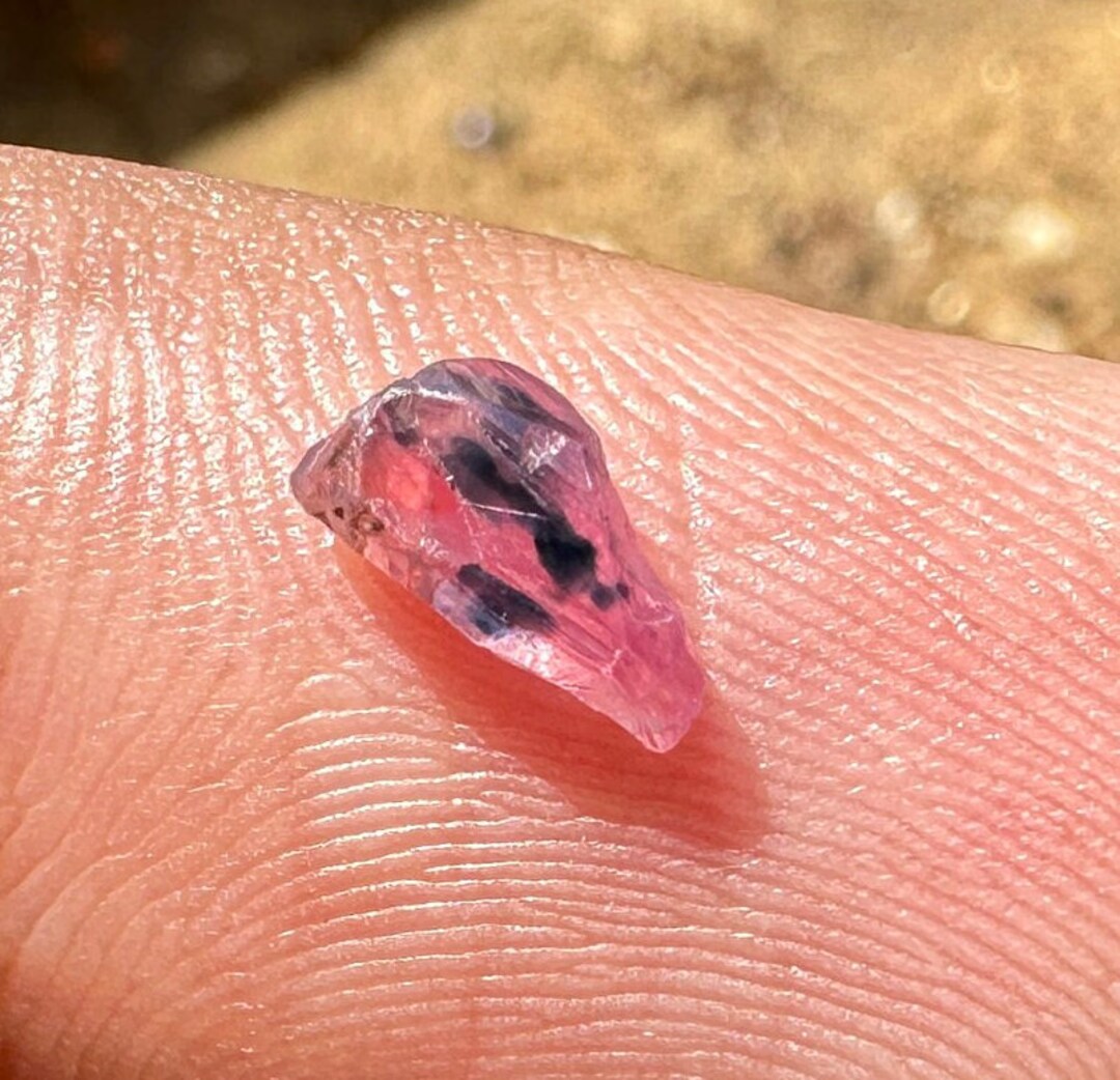 Rare. Blood Winza Sapphire Rough Stone Natural Unheated Tanzania Winza ...