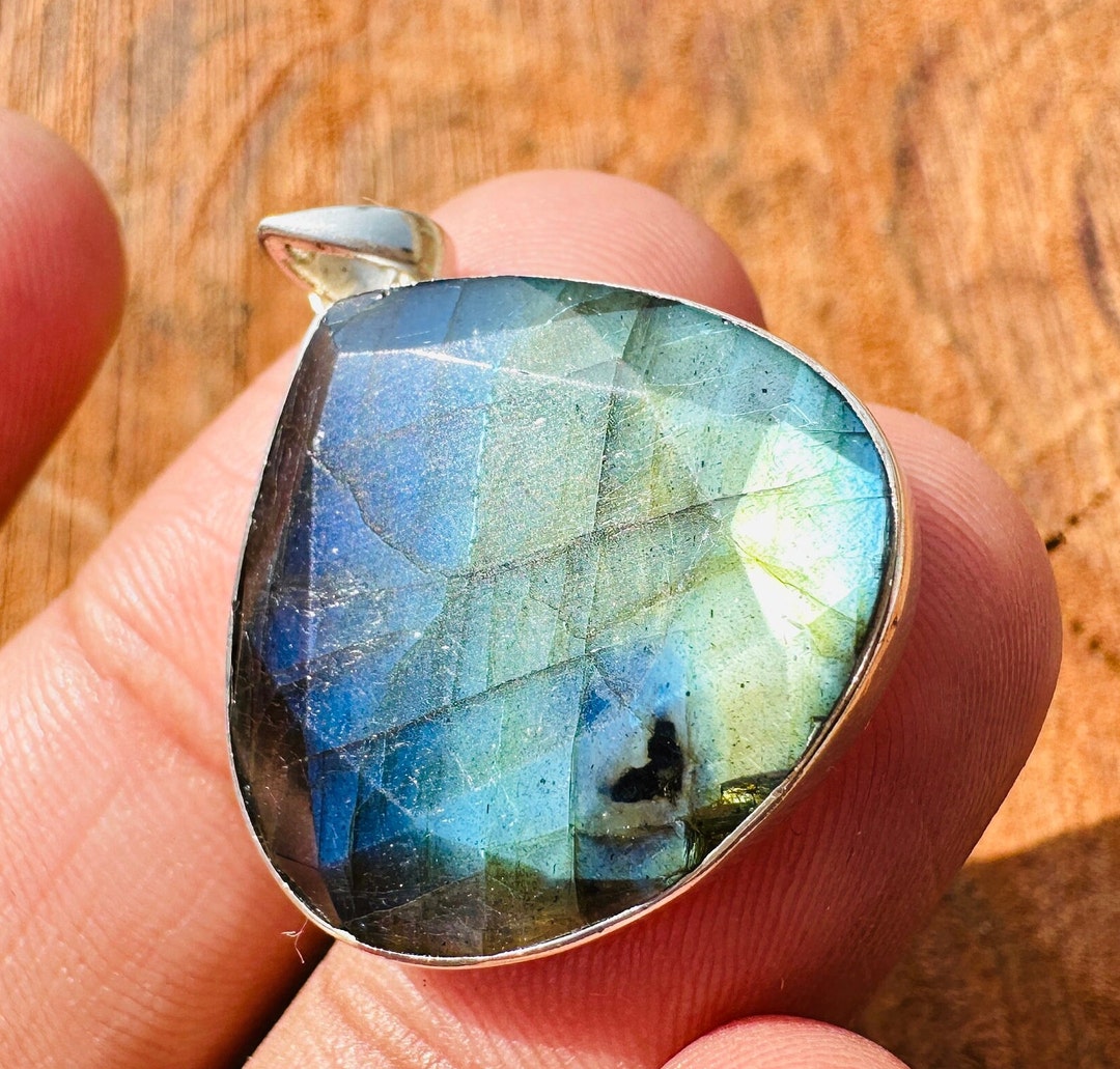 Beautiful.! Fire Blue Labradorite Pendant - Natural Blue Labradorite ...