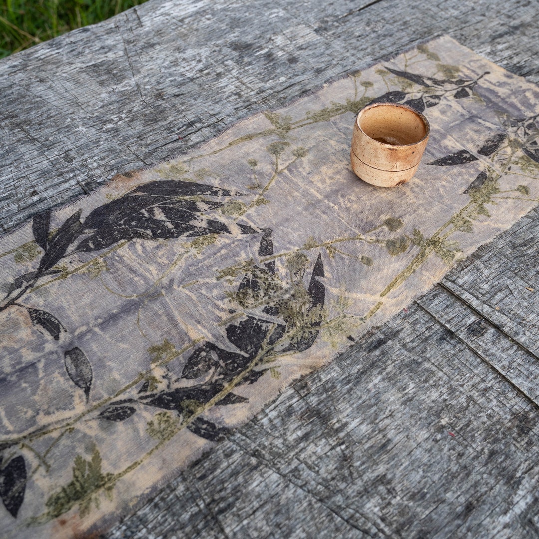 Green Alter Runner - Handmade Tarot Cloth - Square Altar Cloth - Linen ...