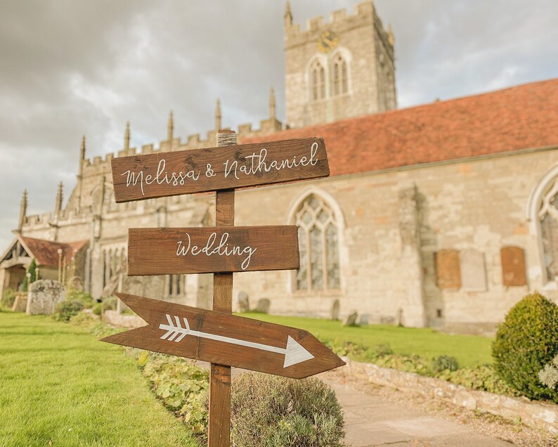 Large Rustic Wedding Directional Sign Wedding Arrow Sign - Etsy UK
