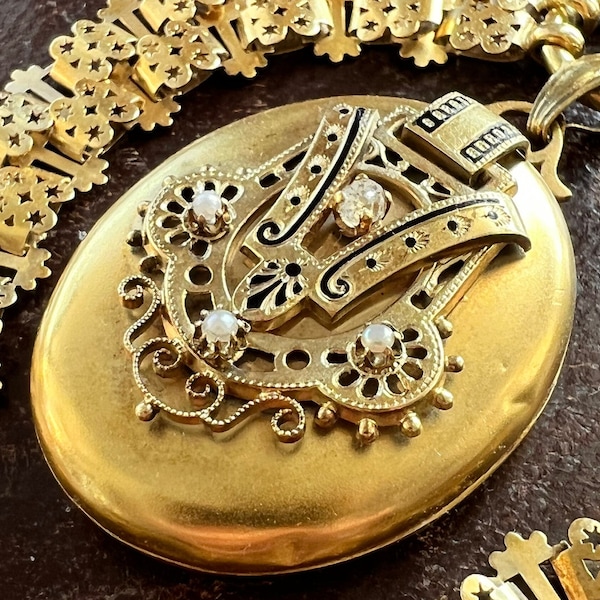 Victorian Locket - Etsy