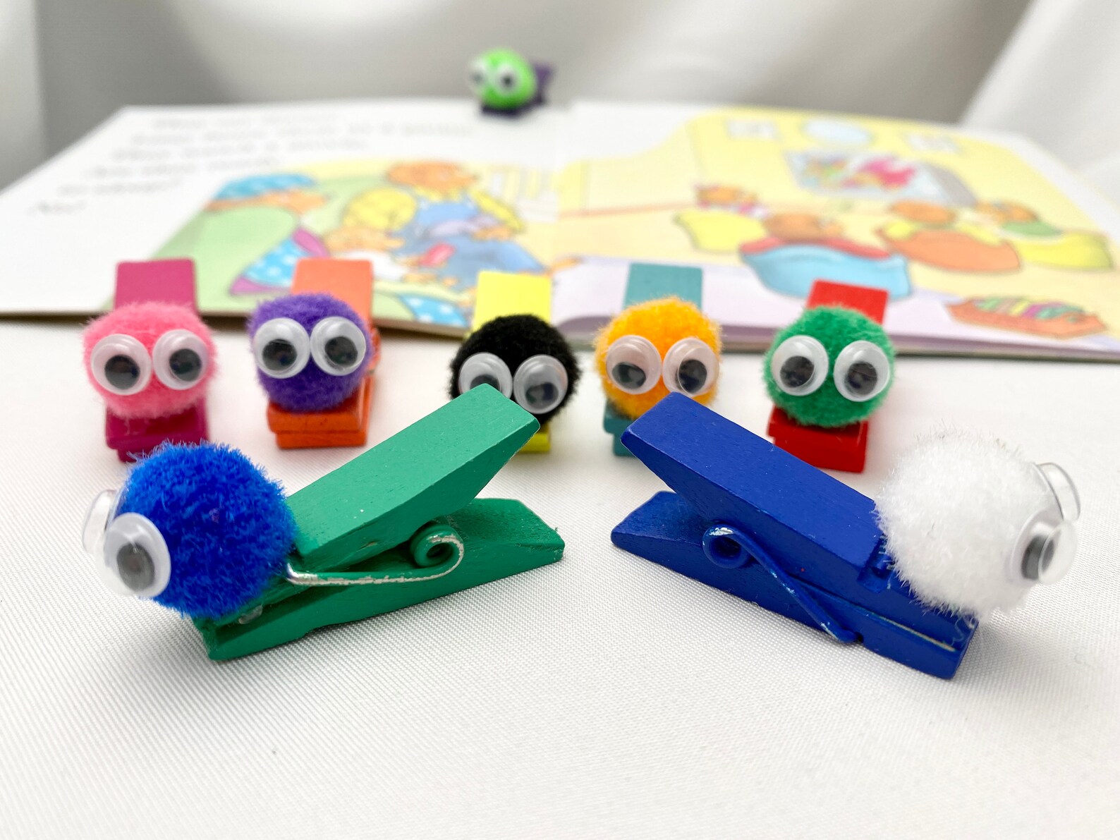 Read-to-me Buddy, Write-for-me Silent Partner, Desk Companion, Quiet ...